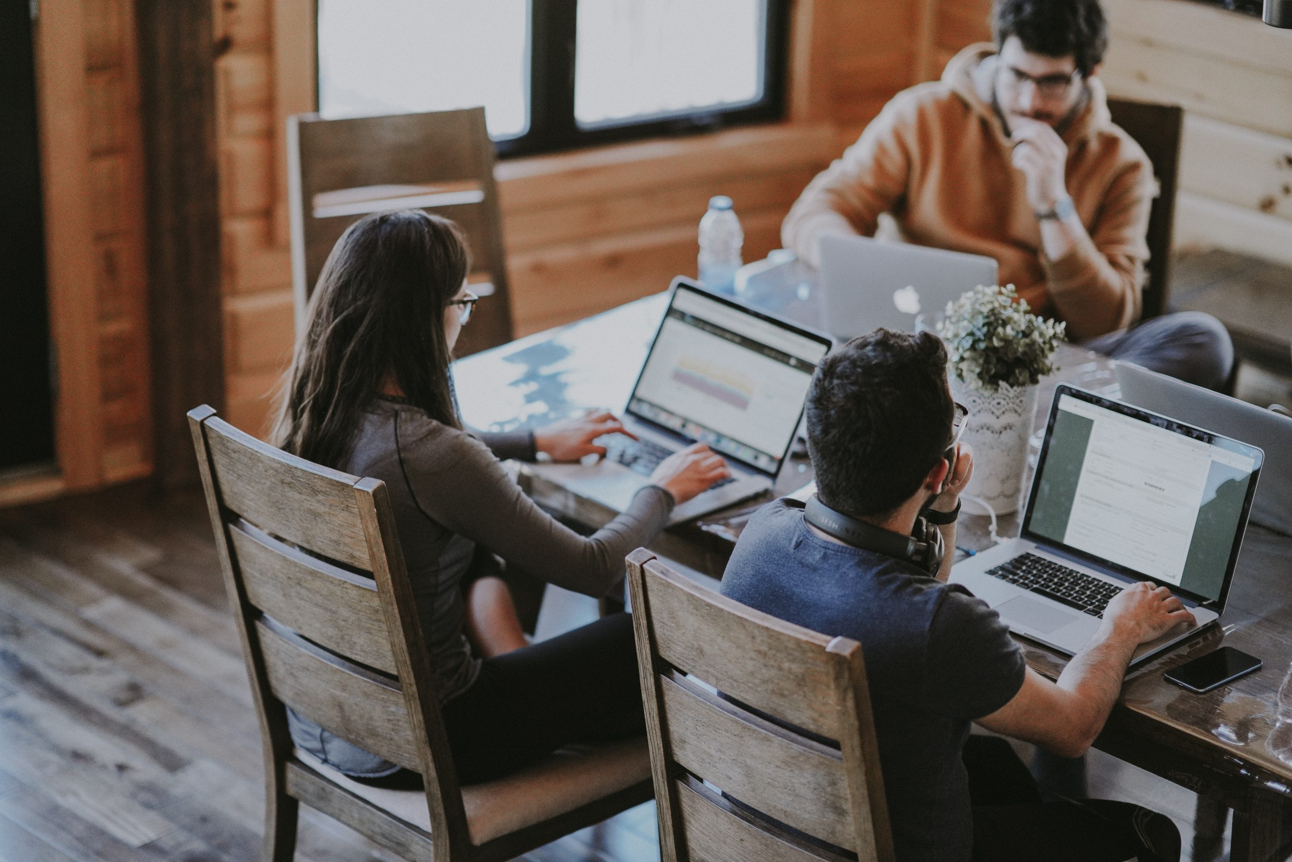 Coworking vs. Traditional Office Spaces - What is the Difference? Coworking vs. Traditional Office Spaces - What is the Difference?